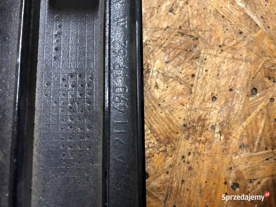 LISTWA DRZWI LEWY PRZÓD MERCEDES W211 2116901962 Murzynowo - Sprzedajemy.pl