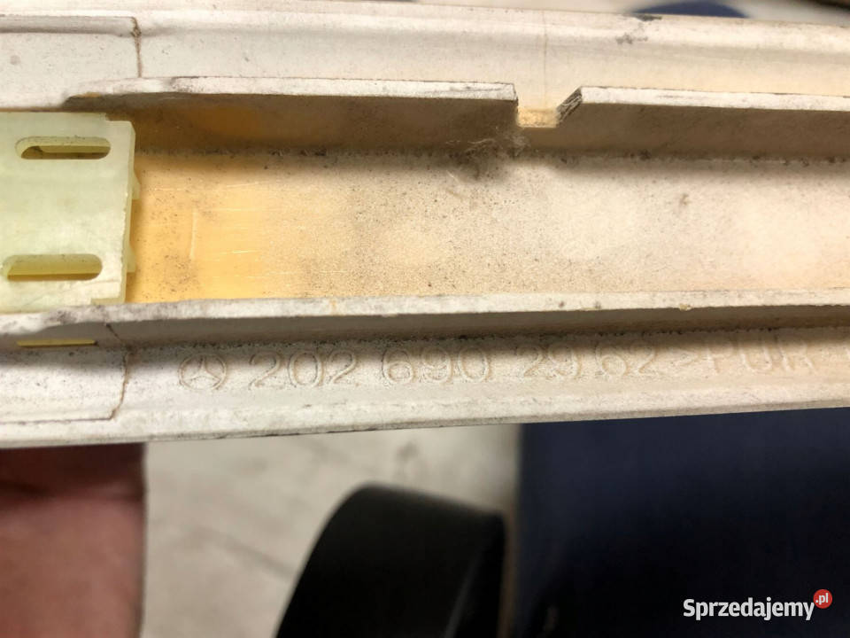 2026902962 LISTWA DRZWI LEWY PRZÓD MERCEDES W202 Murzynowo - Sprzedajemy.pl