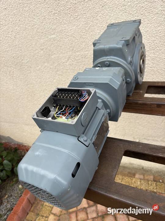 SEW SA67 R37 DRS71S4BE1/MI/ISU/TH Servomotor Warszawa - Sprzedajemy.pl
