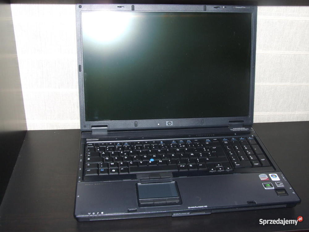HP COMPAQ 8710w 2x2.1GHz 2GB 500GB 17" NVIDIA FX 1600M 6xUSB ...