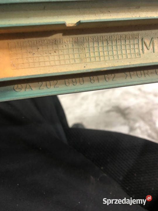 LISTWA DRZWI LEWY PRZÓD MERCEDES W202 2026908162 Murzynowo - Sprzedajemy.pl