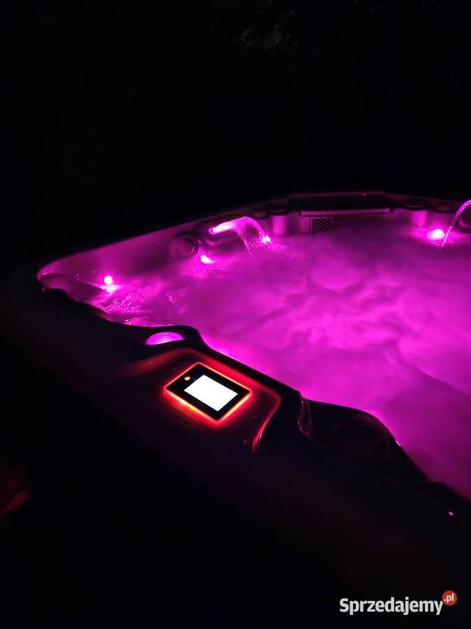 Jacuzzi Classic - 5 osobowe 53dysz i łącznie 4 pompy Nienadówka ...