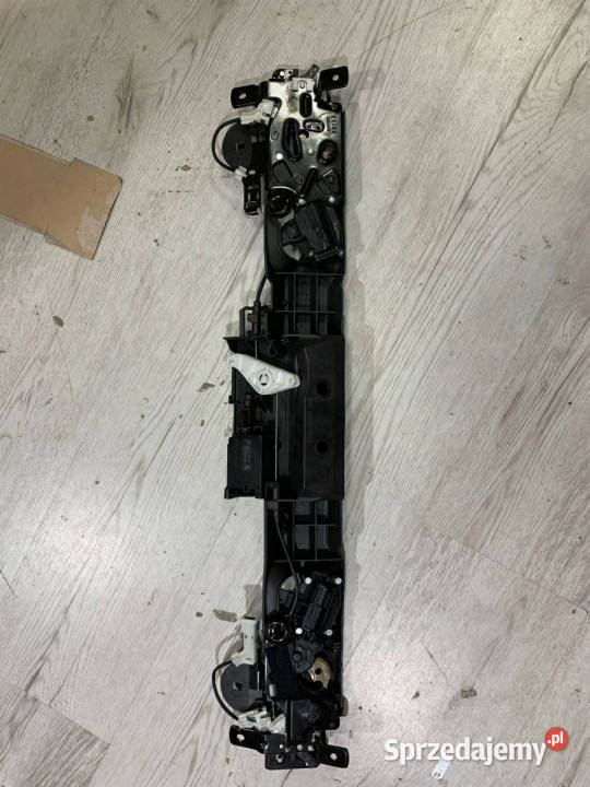 BMW 3 E92 E93 2009 ZAMEK TYLNIEJ KLAPY BAGAŻNIKA Murzynowo - Sprzedajemy.pl
