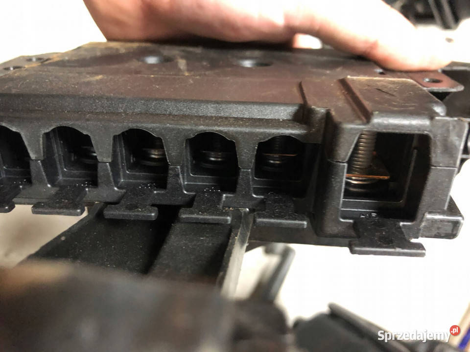 MERCEDES W206 SKRZYNKA BEZPIECZNIKÓW 2065400001 Murzynowo - Sprzedajemy.pl