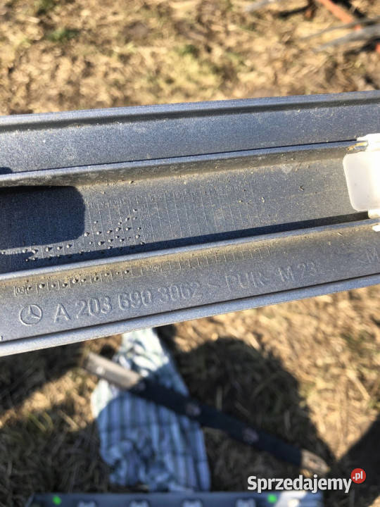 MERCEDES C KLASA 203 LISTWA TYŁ PRAWA 2036903062 Murzynowo - Sprzedajemy.pl