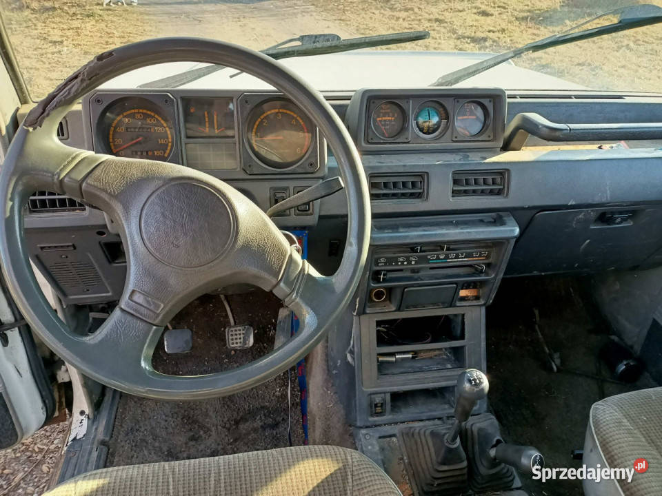 Mitsubishi Pajero Mitsubishi Pajero 2 5d 84km 88r 4x4 7 Os I 1982 1990