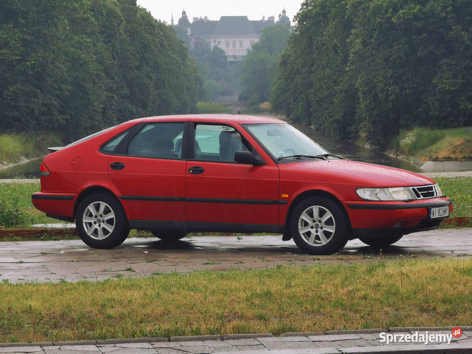 Saab 900 hatchback czerwony 1998 199'940km Warszawa - Sprzedajemy.pl