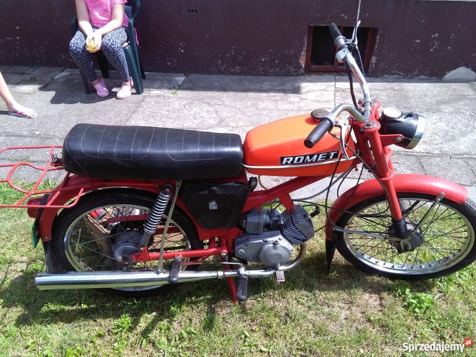 czerwony klasyczny "komarek" Jarocin - Sprzedajemy.pl