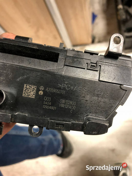 MERCEDES W205 PANEL STEROWANIA 2059052701 Murzynowo - Sprzedajemy.pl